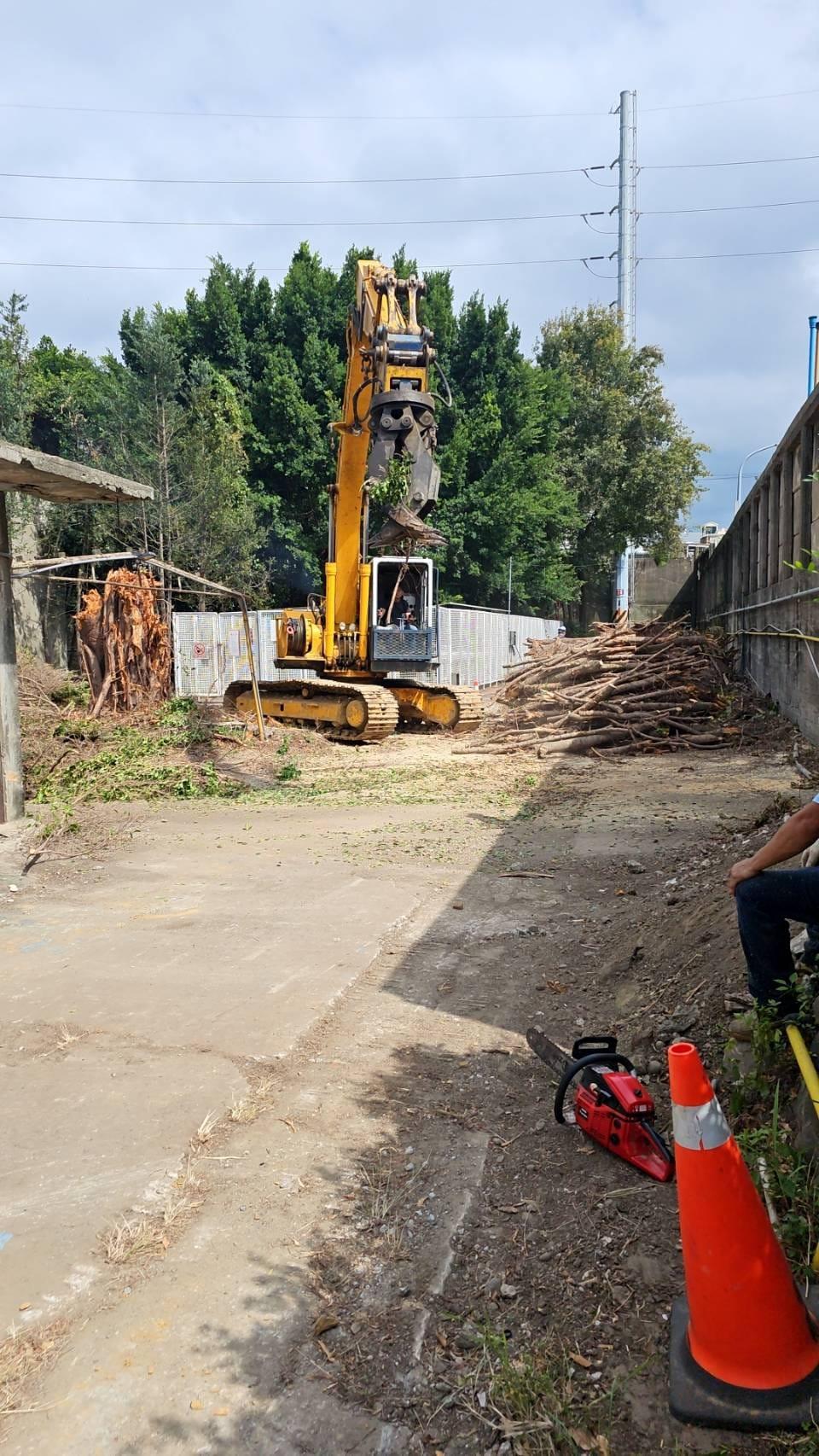 財溢鑫工程行-苗栗怪手出租、苗栗土木工程、苗栗伐木